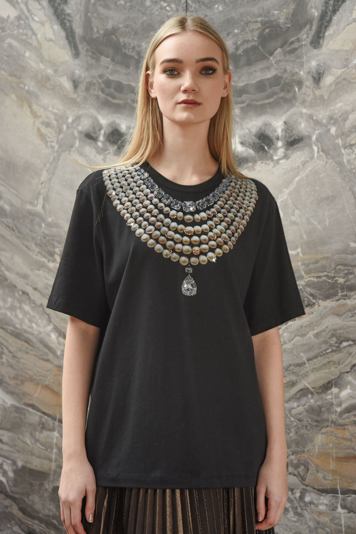 Curate Black Dazzling Dream Tee – RAPT ONLINE